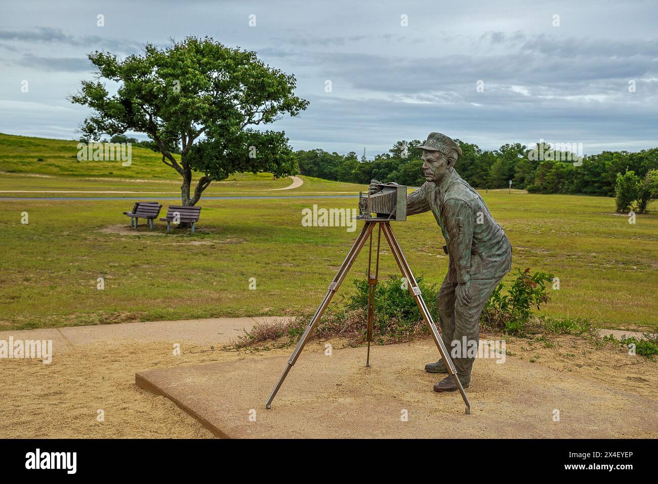 USA, North Carolina, Nags Head. Wilbur and Orville Wright Memorial ...