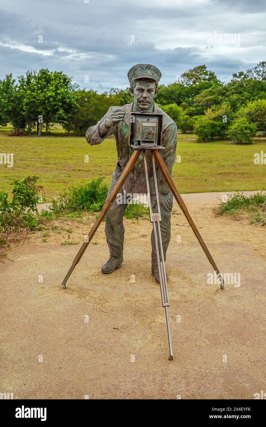 USA, North Carolina, Nags Head. Wilbur and Orville Wright Memorial ...