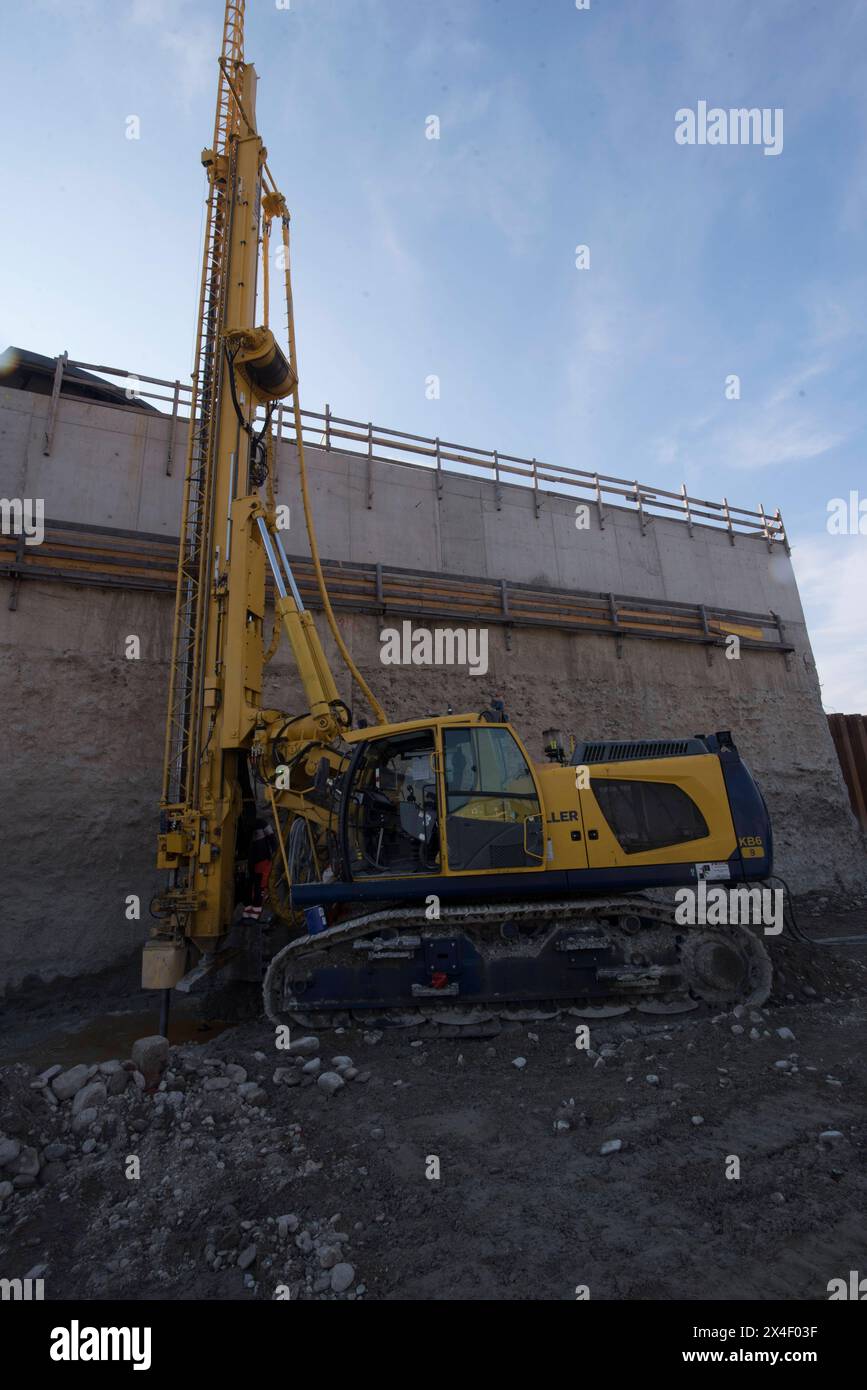 excavator and digging in hydraulic engineering and the construction ...