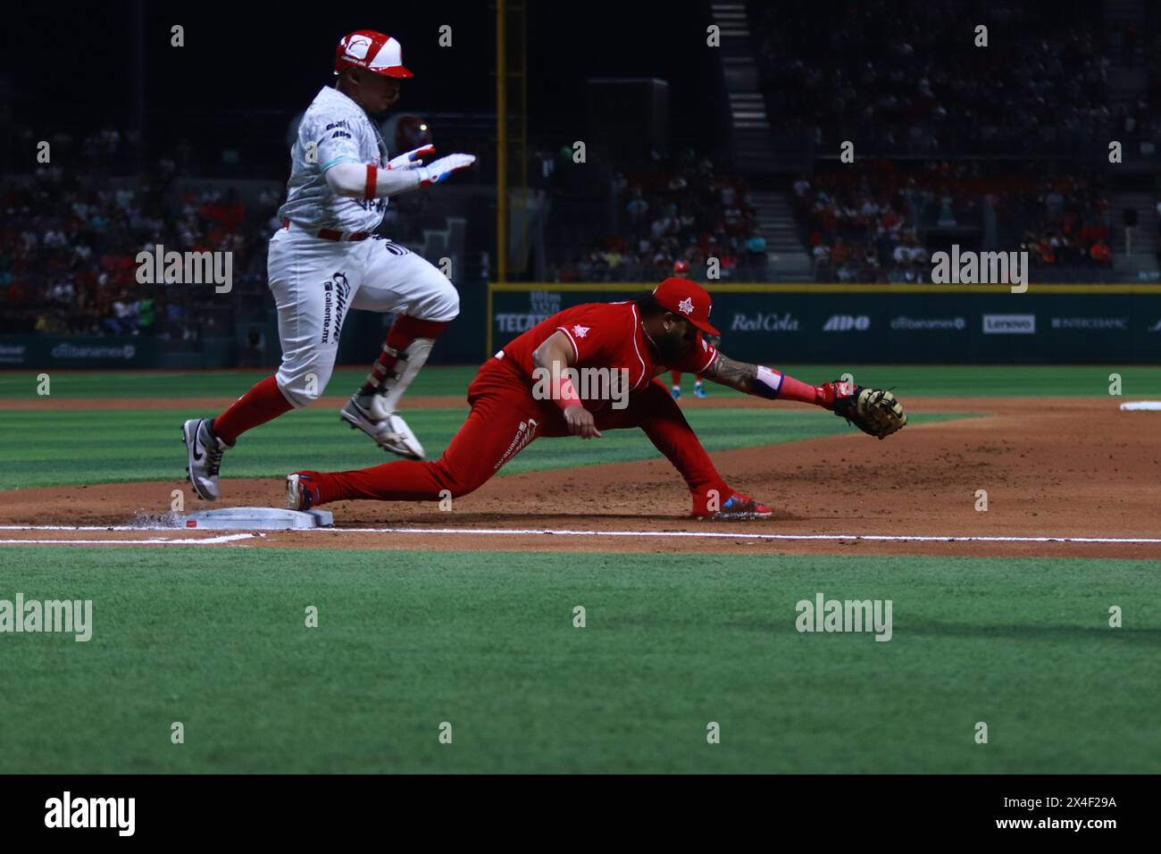 Edwin espinal hi-res stock photography and images - Alamy