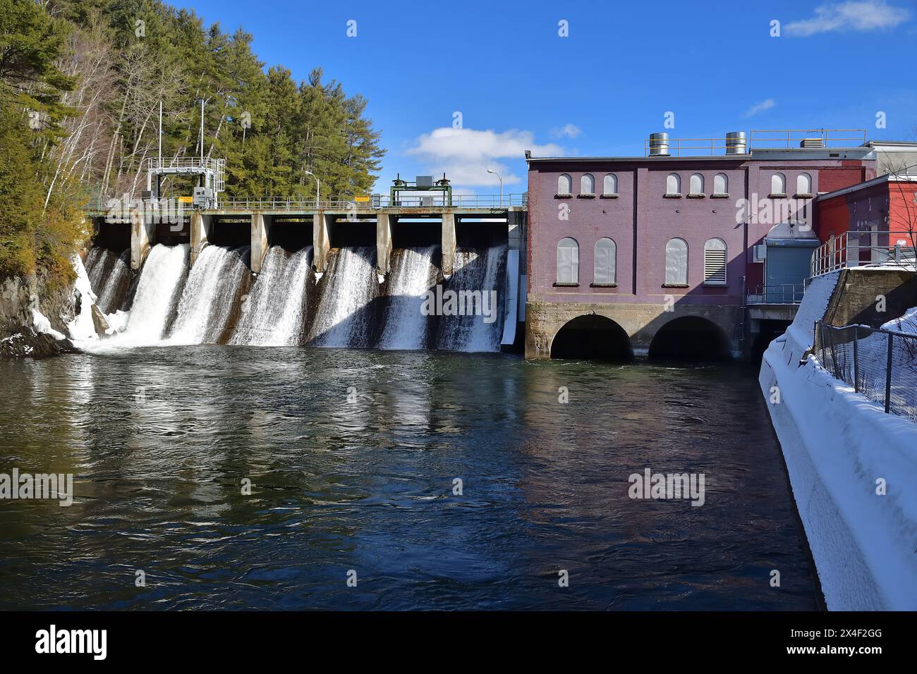 Magog river hydroelectric power plant, renewable energy, Sherbrooke ...