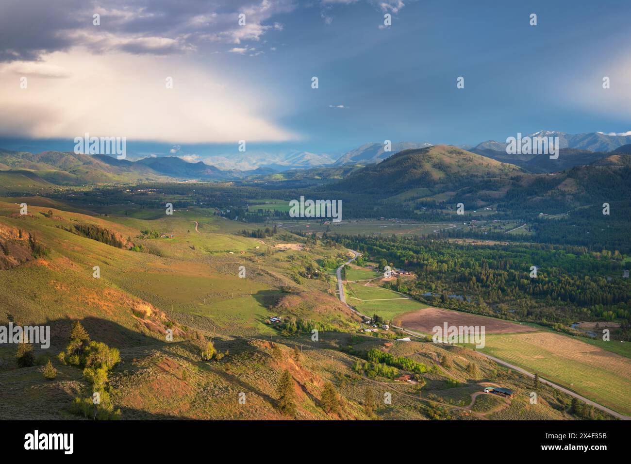 View of the Methow Valley, North Cascades, Washington State Stock Photo - Alamy
