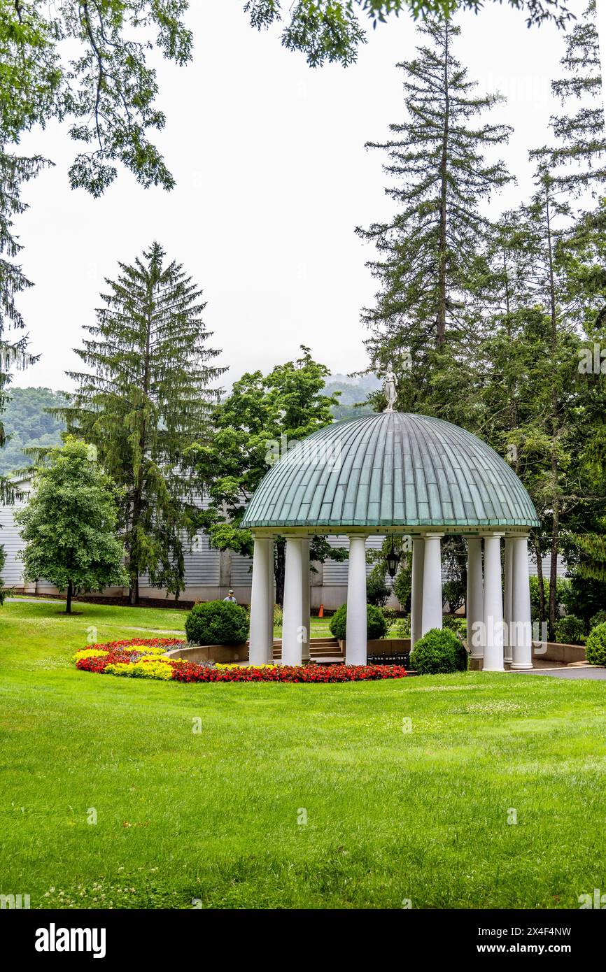 White sulphur hi-res stock photography and images - Alamy