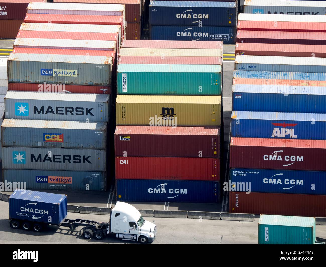 USA, Washington State, Seattle. Harbor Island shipping containers Stock ...