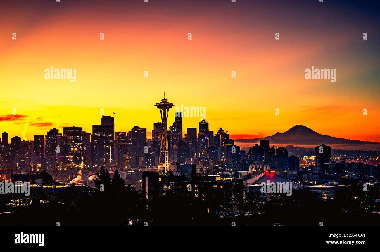 USA, Washington State, Seattle. Dawn on Seattle skyline from a park on ...