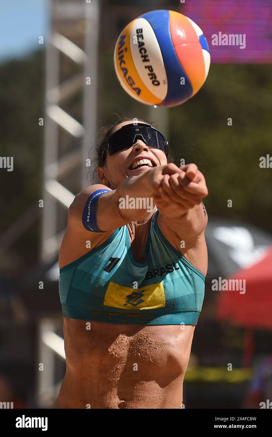 Brasilia, Brazil. 2nd May, 2024. Carolina Solberg of Brazil passes the ...