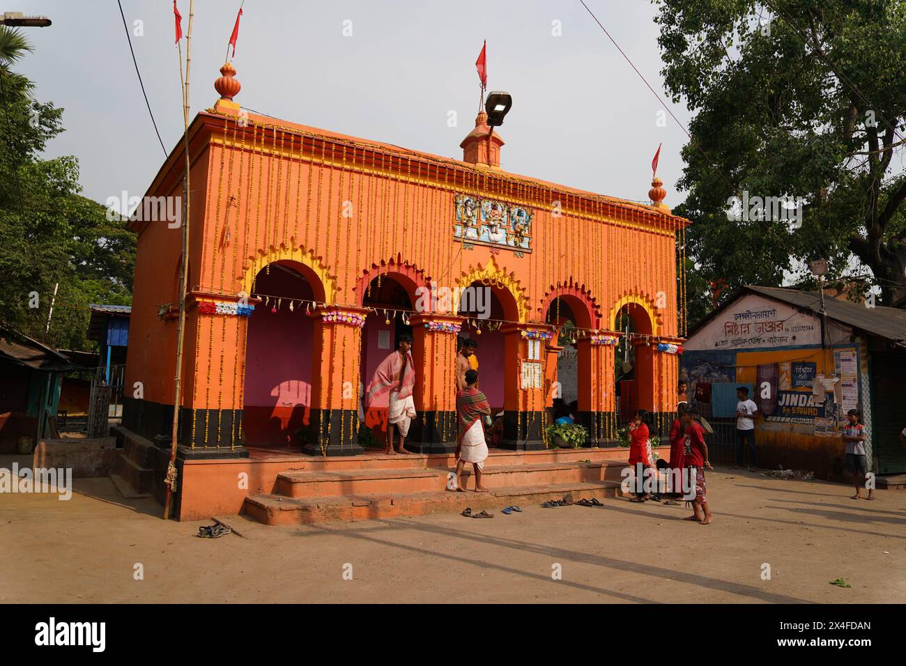 Hatanakhya Mahadev Mandir. Bainan Bazaar area, Bagnan, Howrah, West ...
