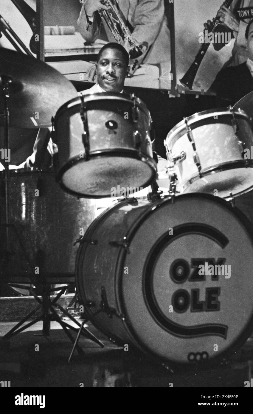 Cafe metropole nyc hi-res stock photography and images - Alamy