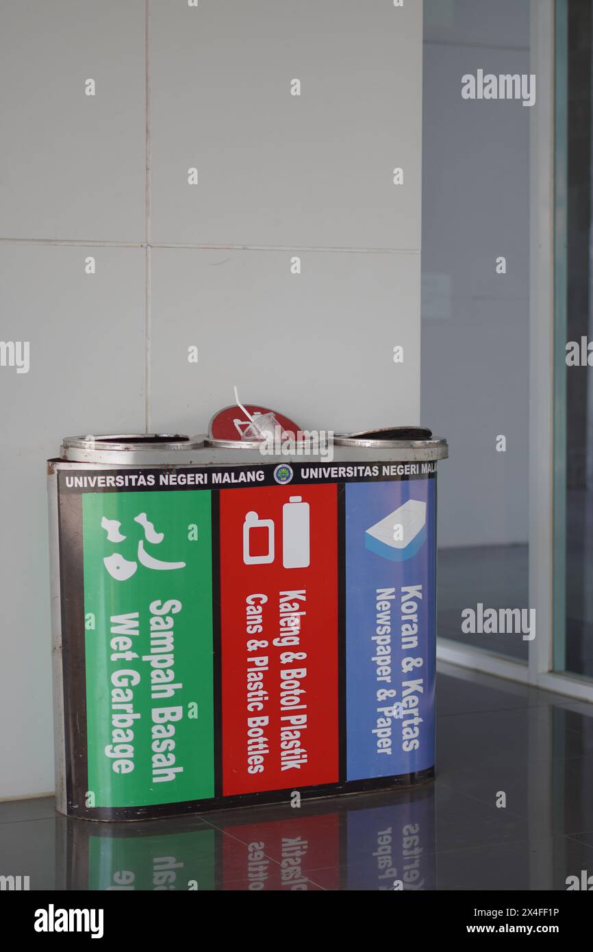 Disposal sections hi-res stock photography and images - Alamy