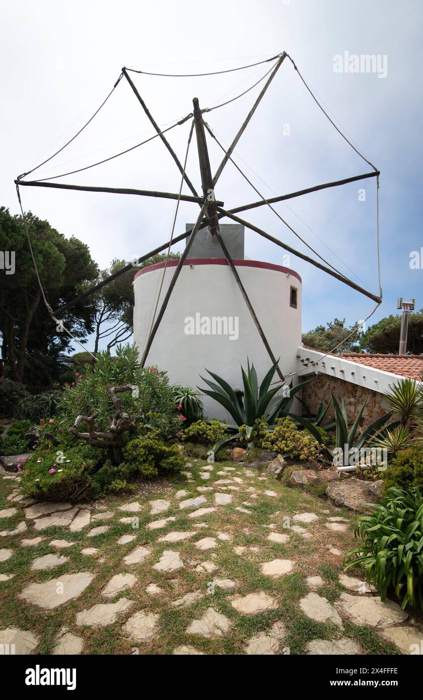 Moinho dom quixote hi-res stock photography and images - Alamy