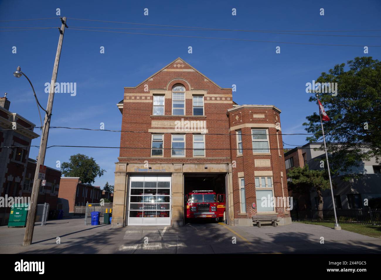 old Toronto building, historical place in downtown Stock Photo - Alamy