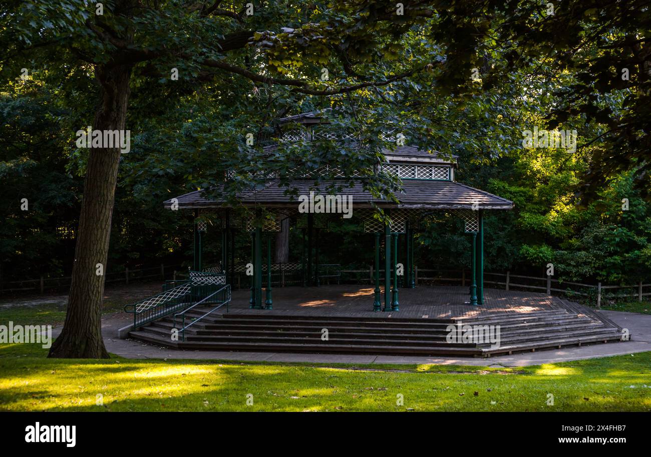 old Toronto building, historical place in downtown Stock Photo - Alamy