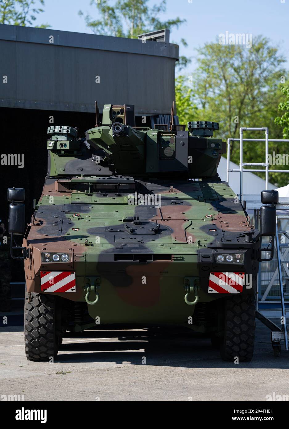 02 May 2024, Lower Saxony, Unterlüß: A Boxer wheeled armored infantry ...