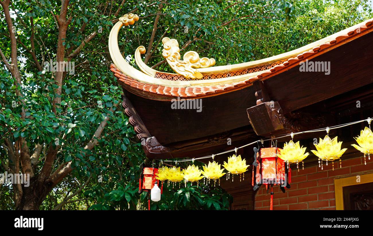Truc lam ho temple hi-res stock photography and images - Alamy