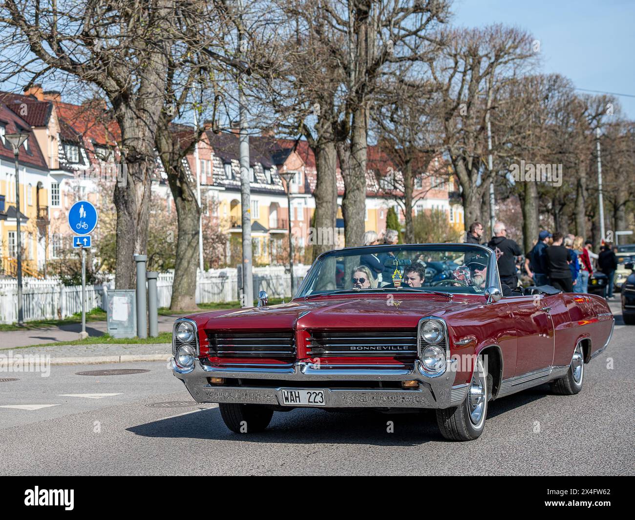 Pontiac bonneville 1964 hi-res stock photography and images - Alamy