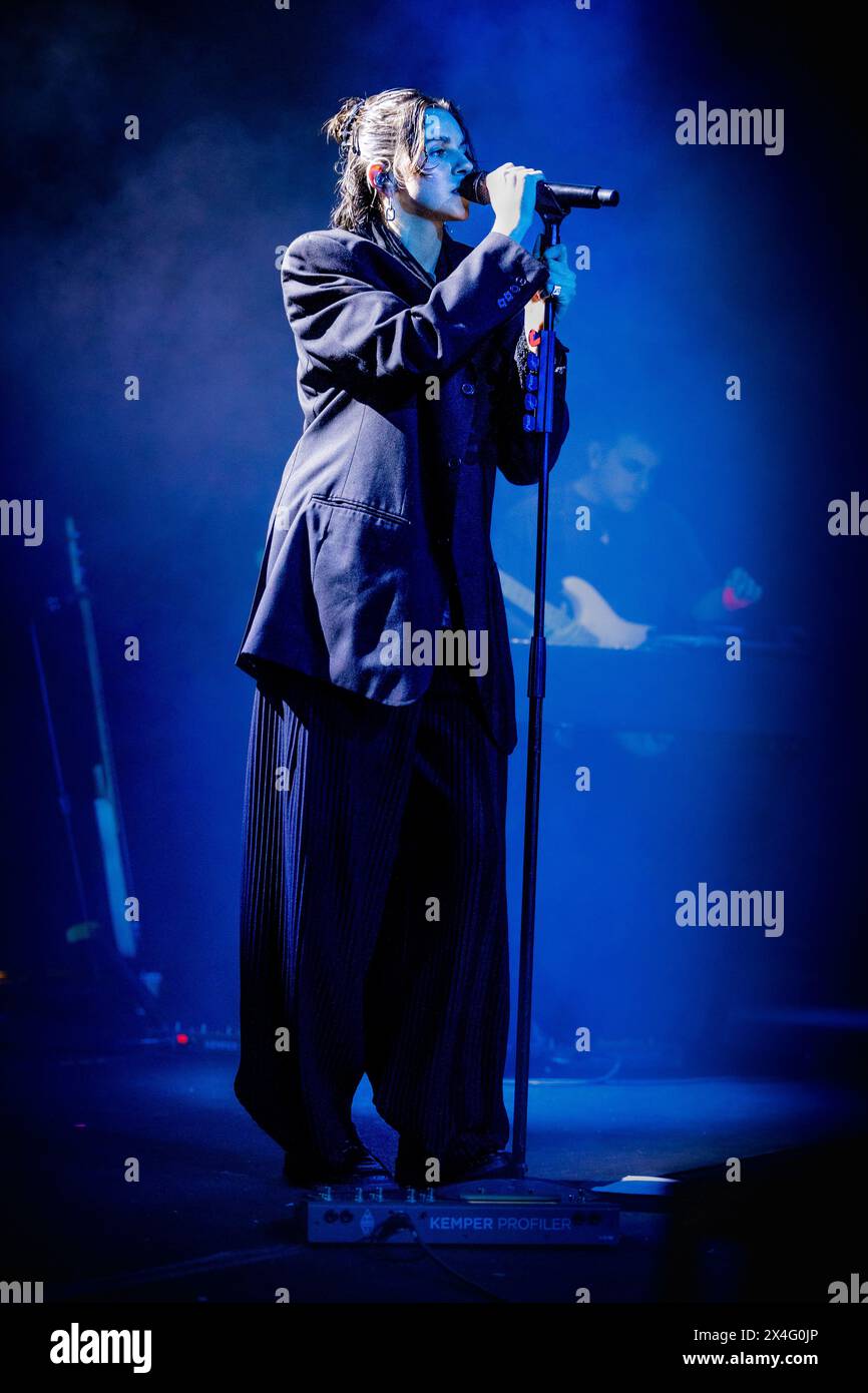 Pvris sing hi-res stock photography and images - Alamy