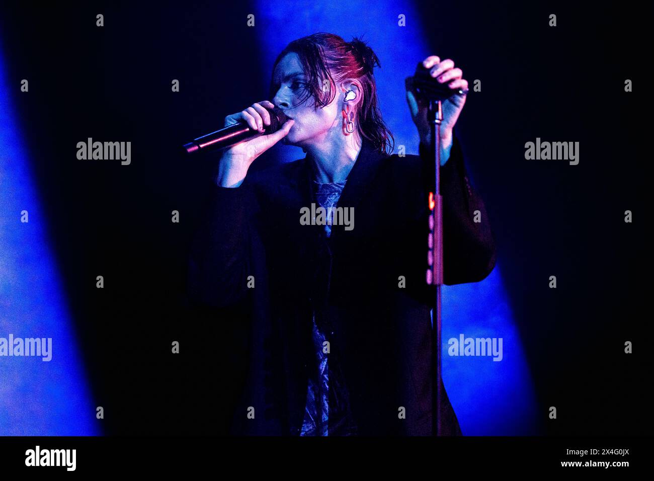 Pvris esibizione hi-res stock photography and images - Alamy
