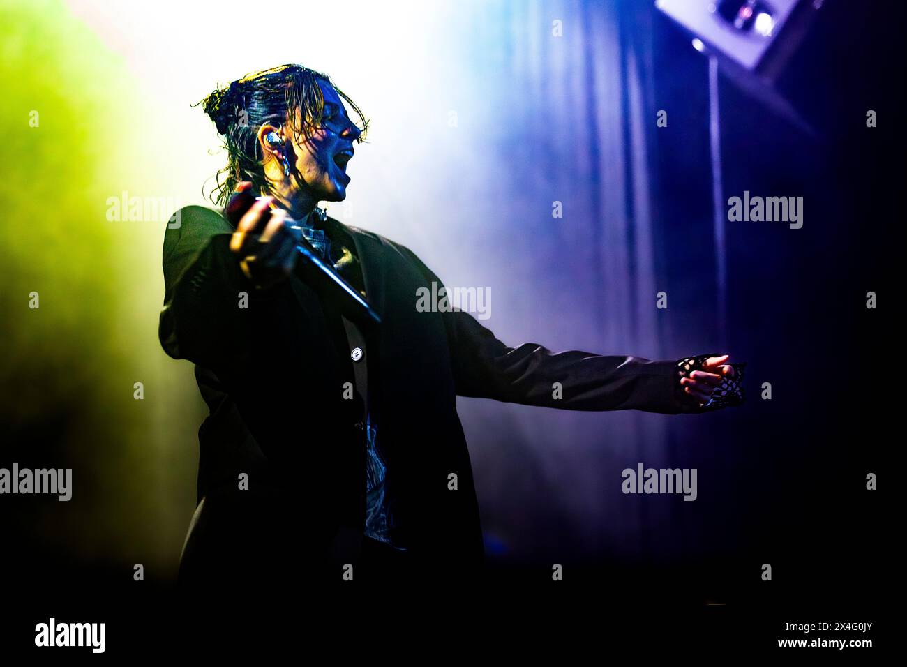 Pvris esibizione hi-res stock photography and images - Alamy