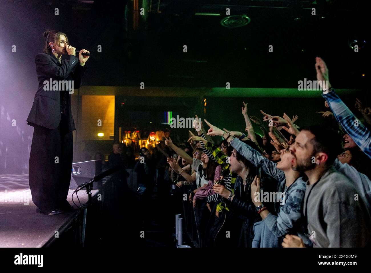 Pvris esibizione hi-res stock photography and images - Alamy