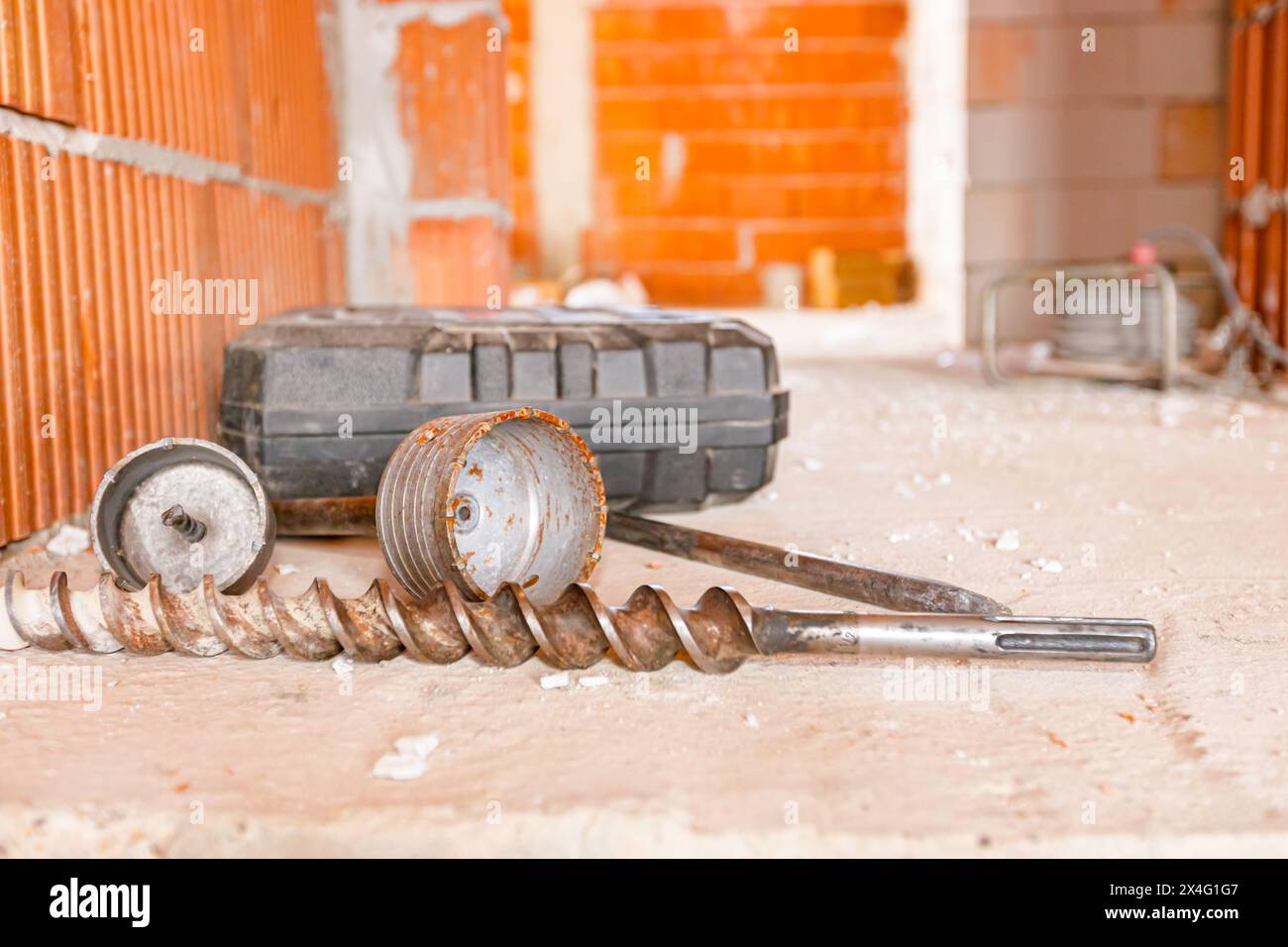 Several types of inserts tools, for precision drilling hole, saw with ...