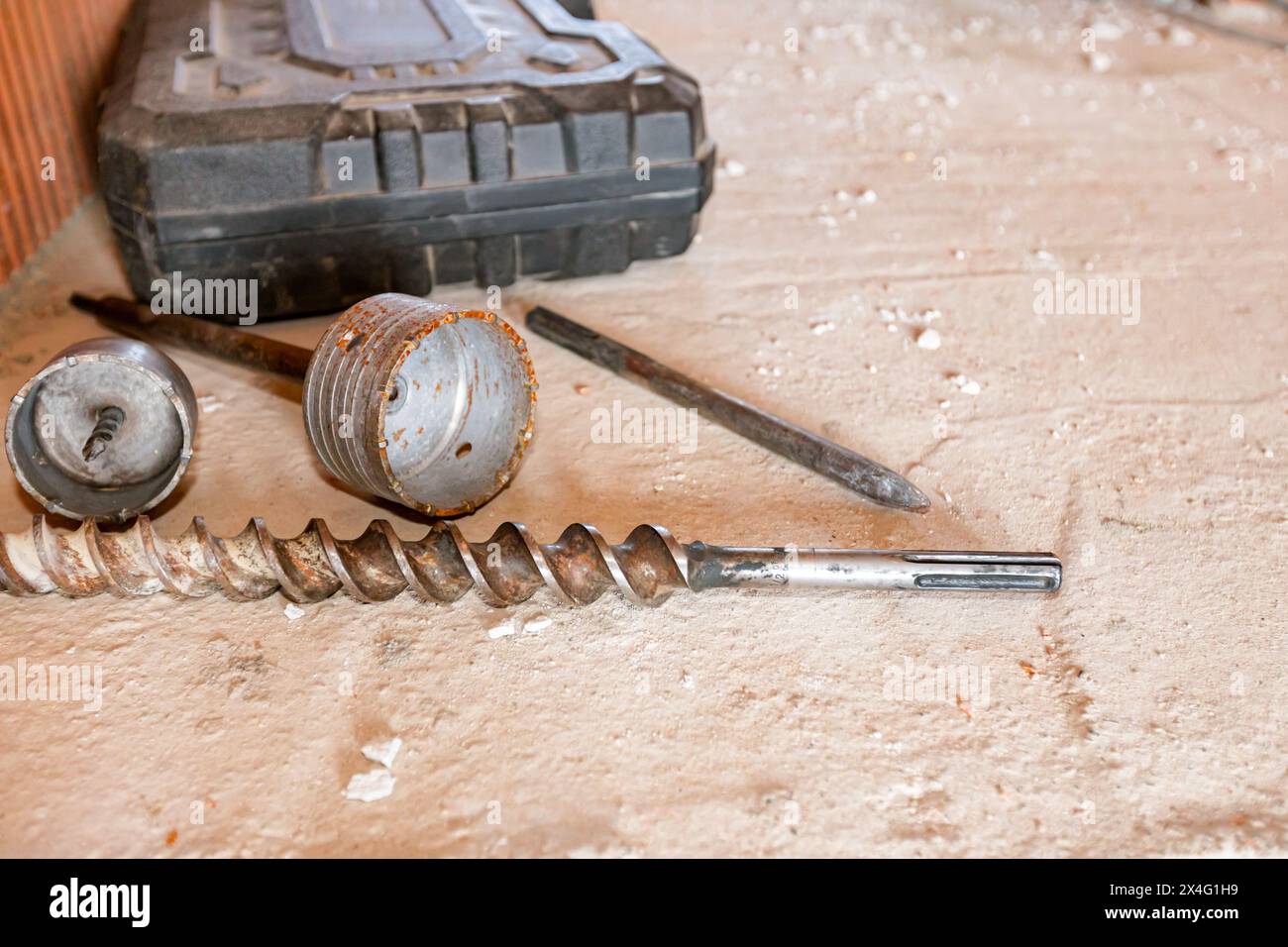 Several types of inserts tools, for precision drilling hole, saw with ...