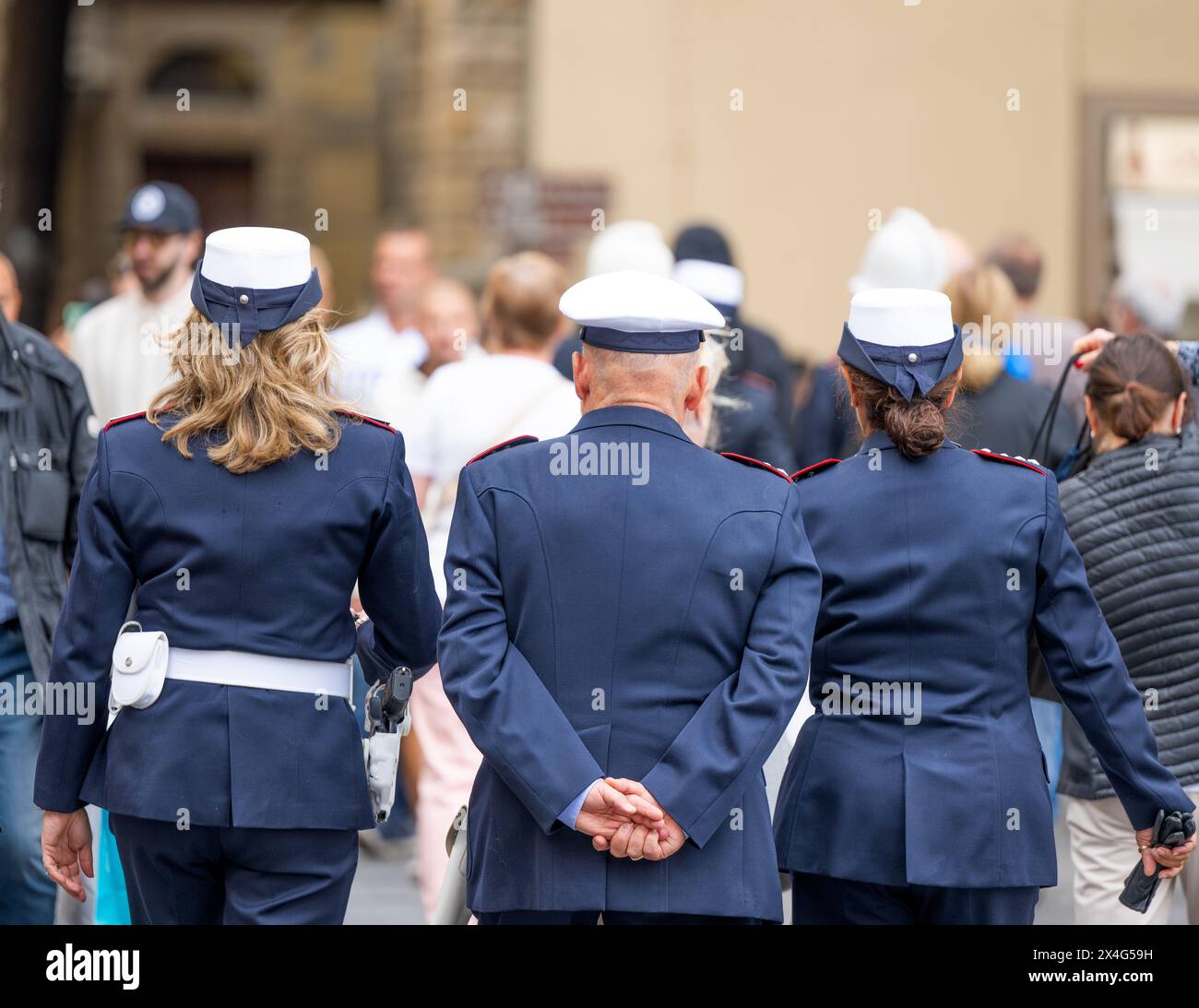 Rome traffic policeman hi-res stock photography and images - Alamy