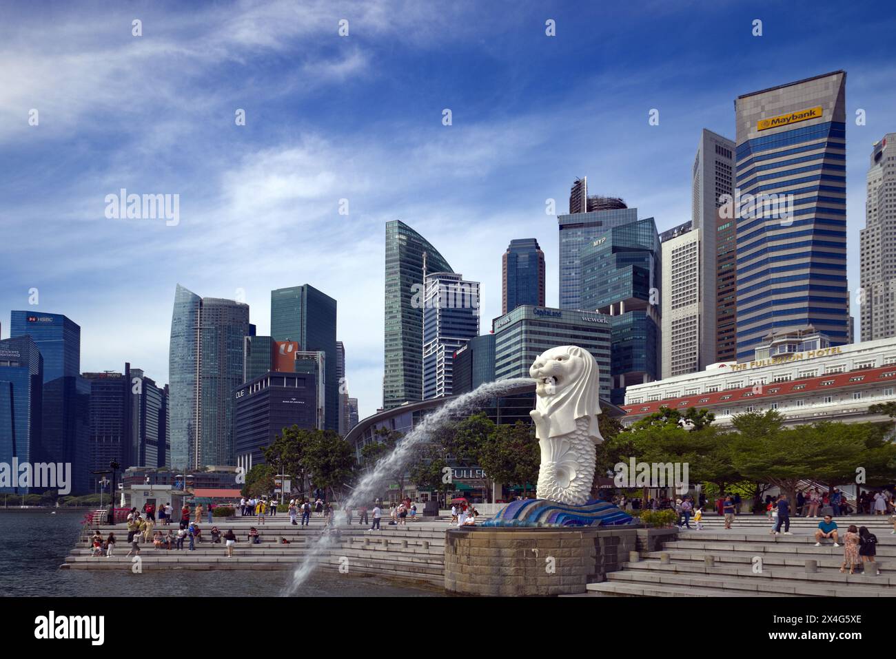 Merlion Park, Singapore landmark and tourist attraction with the lion's ...