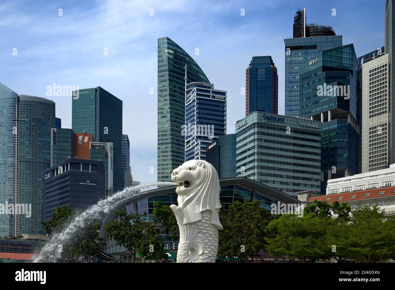 Merlion Park, Singapore landmark and tourist attraction with the lion's ...