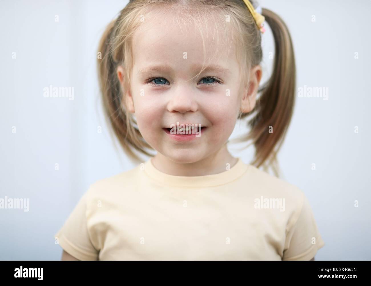 Portrait of happy little child Stock Photo - Alamy