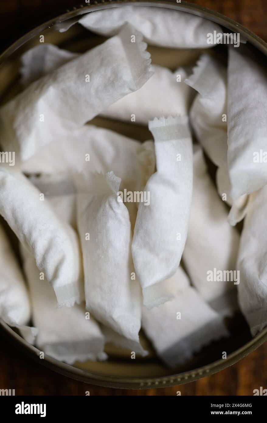 White snus hi-res stock photography and images - Alamy