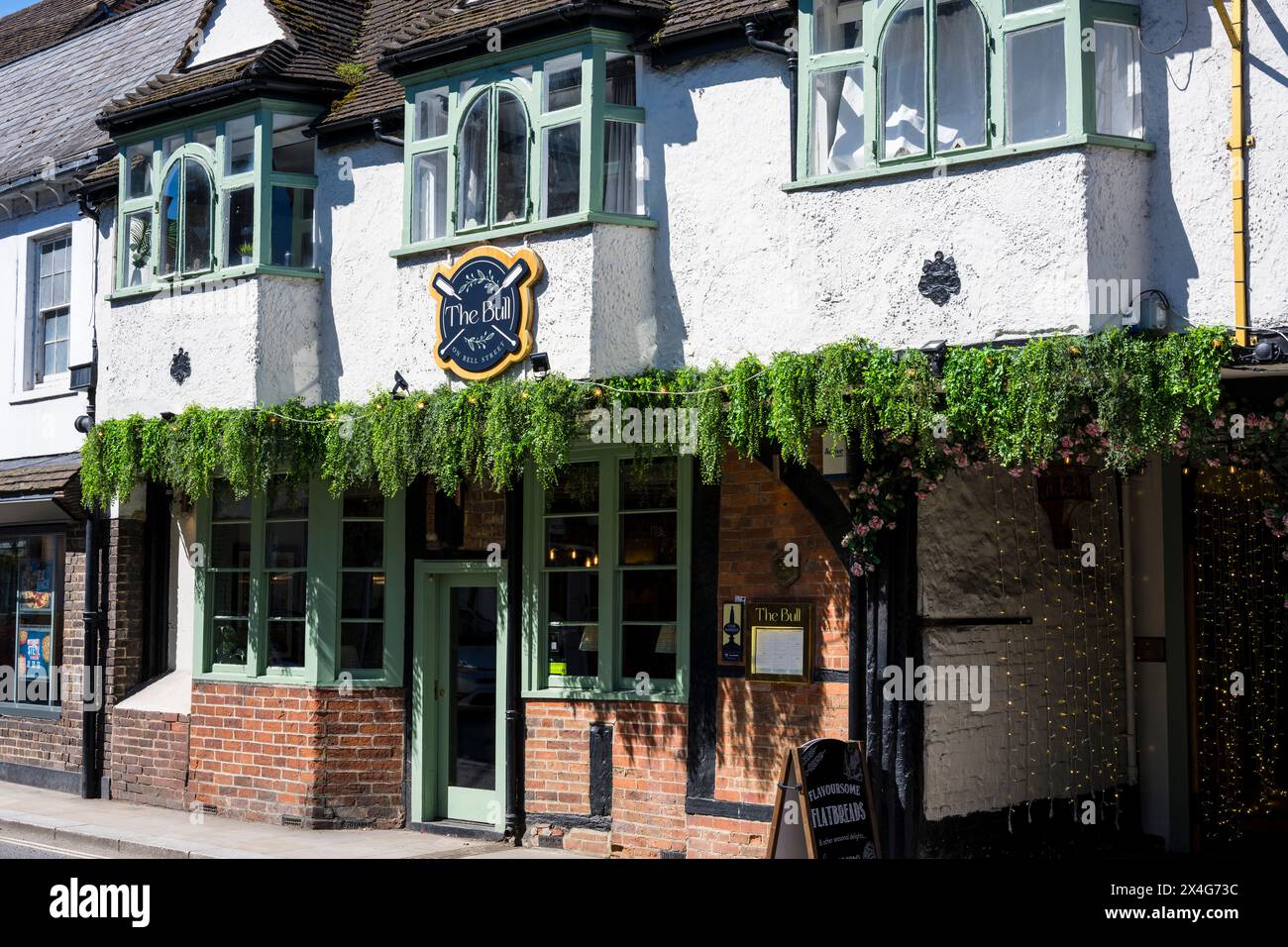 Bull inn oxfordshire hi-res stock photography and images - Alamy