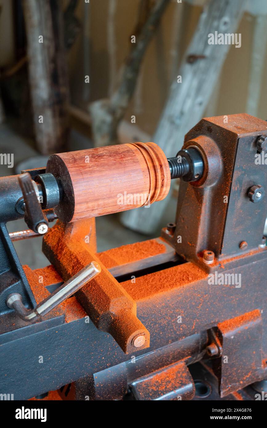 Wood turner turning on lathe hi-res stock photography and images - Alamy