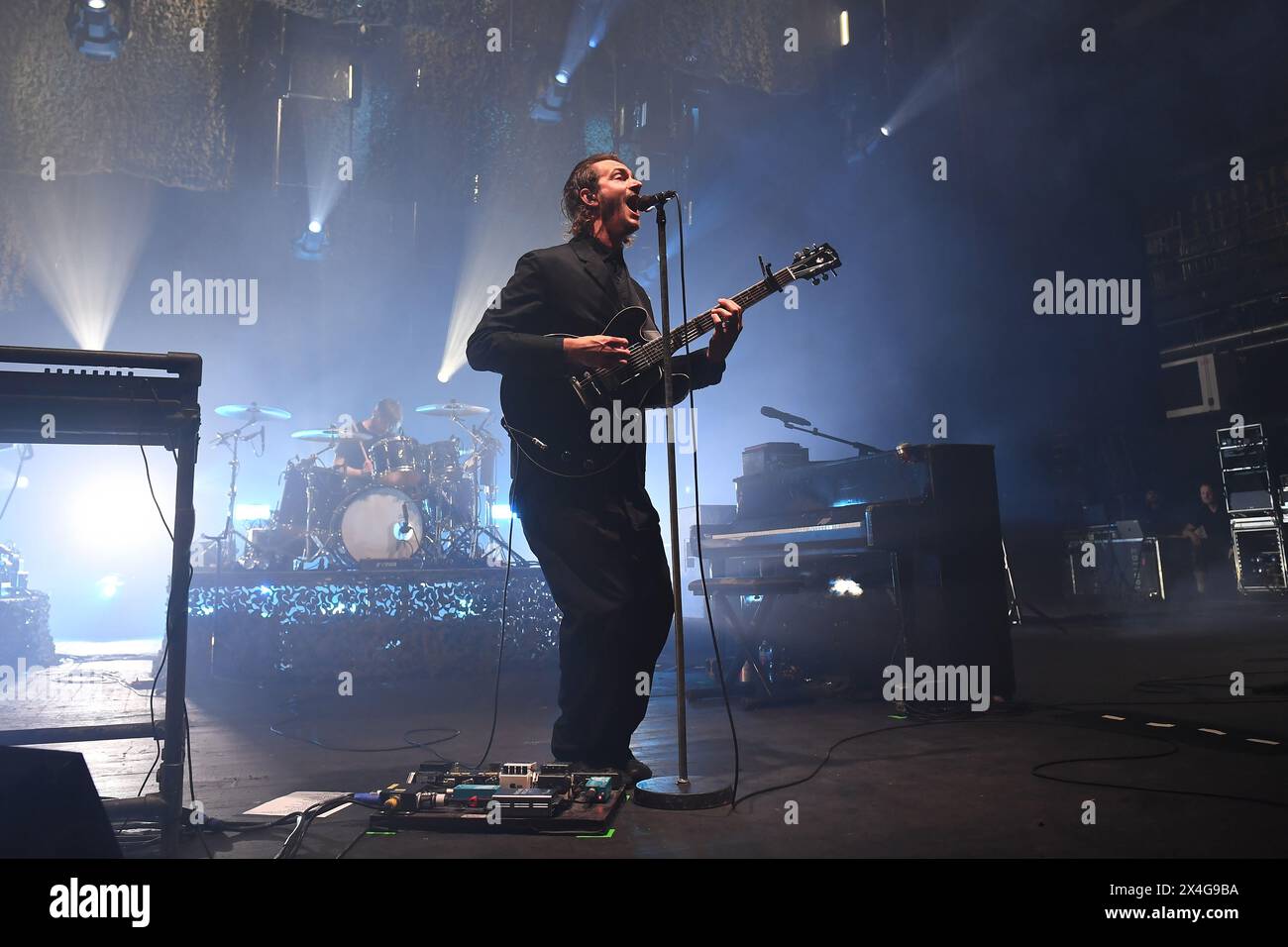 London england may 02 hi-res stock photography and images - Alamy