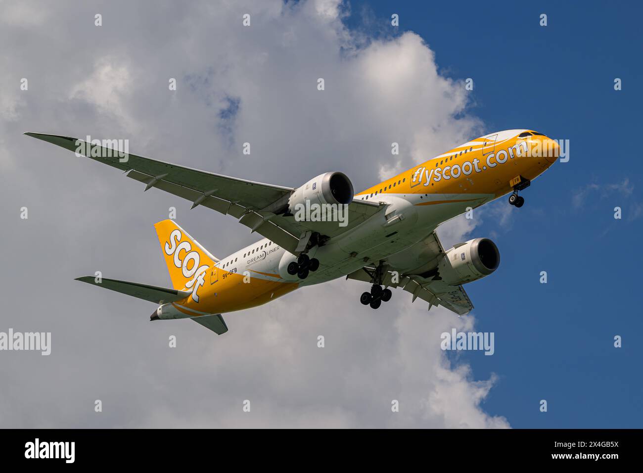 Scoot, Boeing 787-8 Dreamliner, 9V-OFB, on final approach to Singapore ...