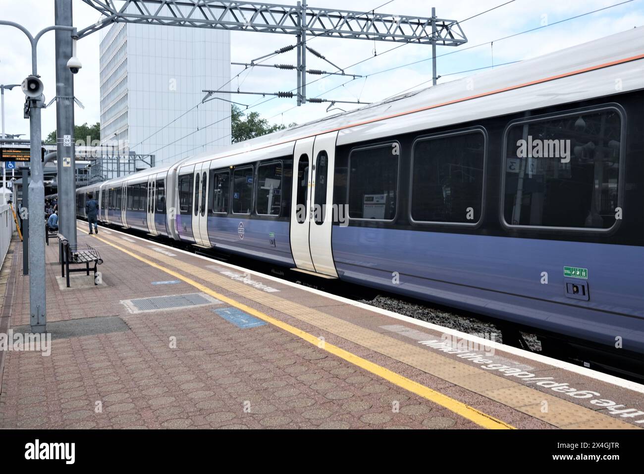 Ealing elizabethan hi-res stock photography and images - Alamy