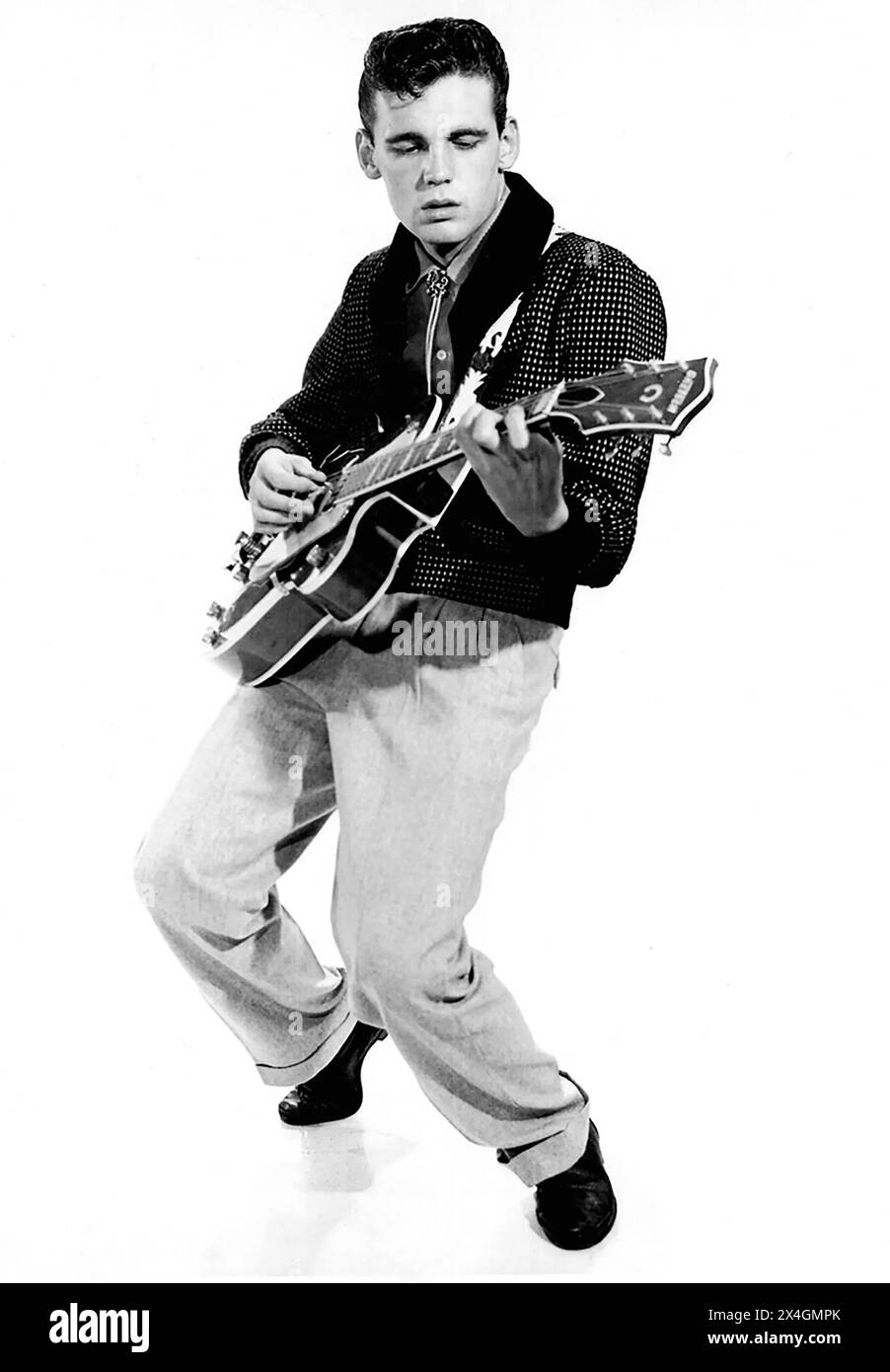 Singer and guitarist hi-res stock photography and images - Alamy