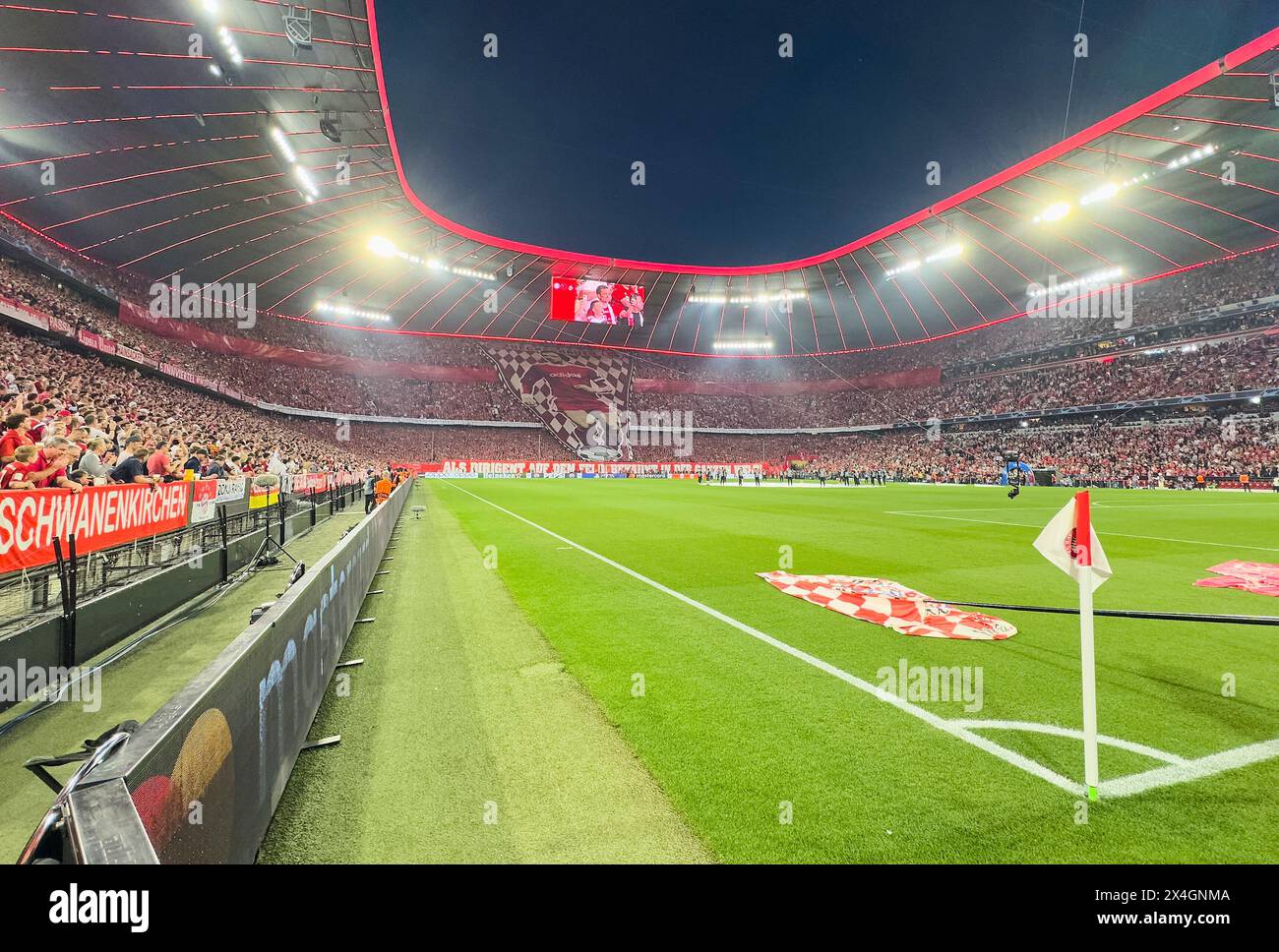 FCB fans with choreo for Franz Beckenbauer in the semi final match FC ...