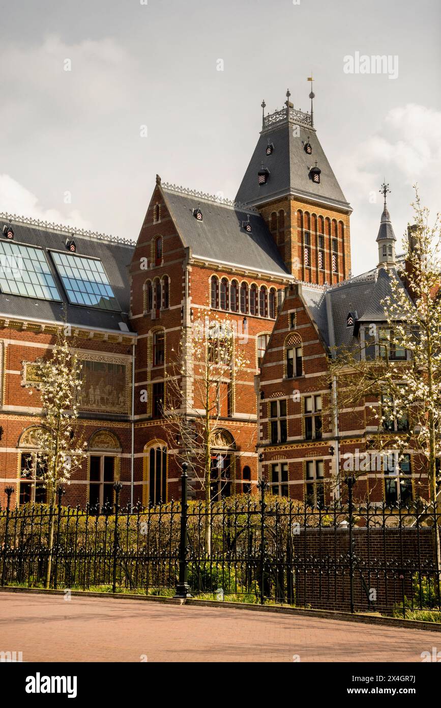 Pyramidal frustum hi-res stock photography and images - Alamy