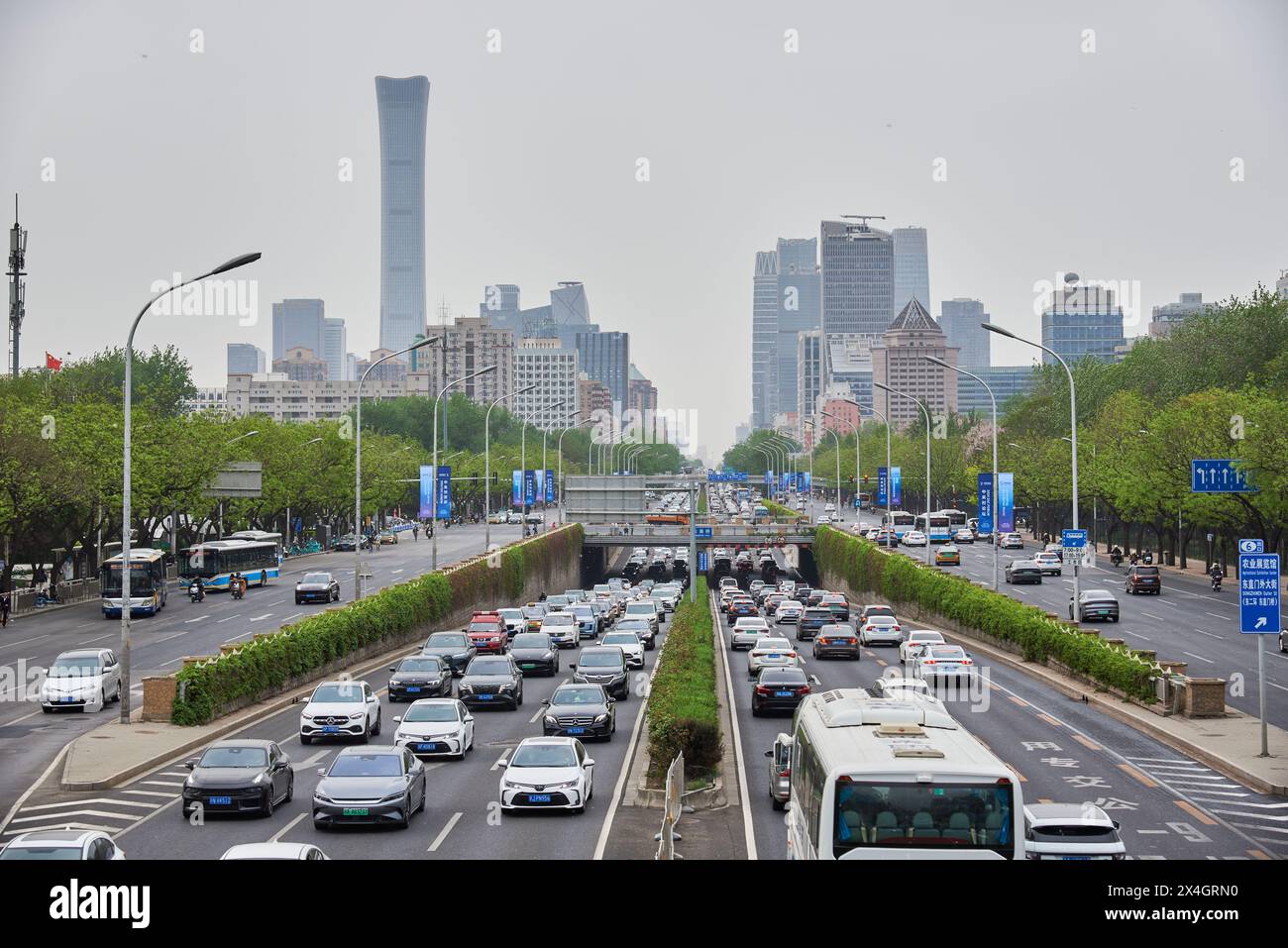 Traffic on 3rd Ring Road East (San Huan Lu), one of the main highways ...
