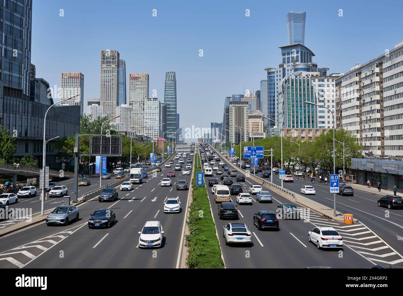 Traffic on 3rd Ring Road East (San Huan Lu), one of the main highways ...