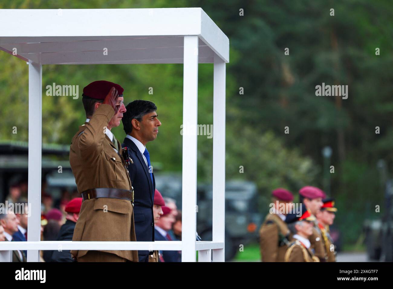 Prime Minister Rishi Sunak stands next to Lieutenant General Andrew ...