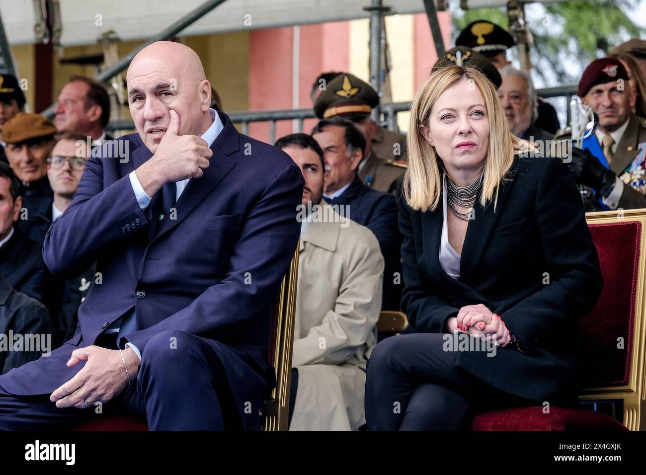 Giorgia meloni esercito hi-res stock photography and images - Alamy