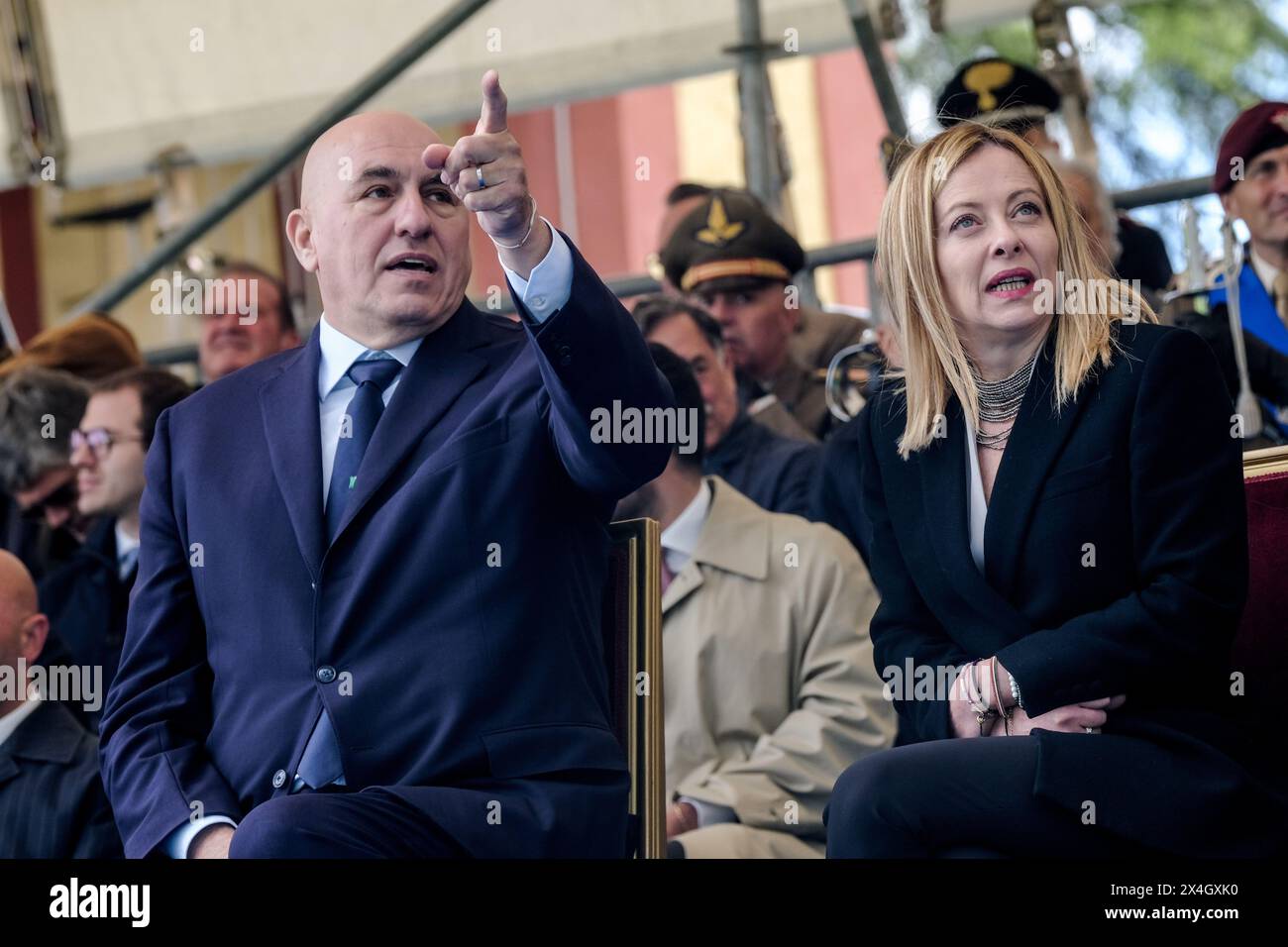 Giorgia meloni esercito hi-res stock photography and images - Alamy