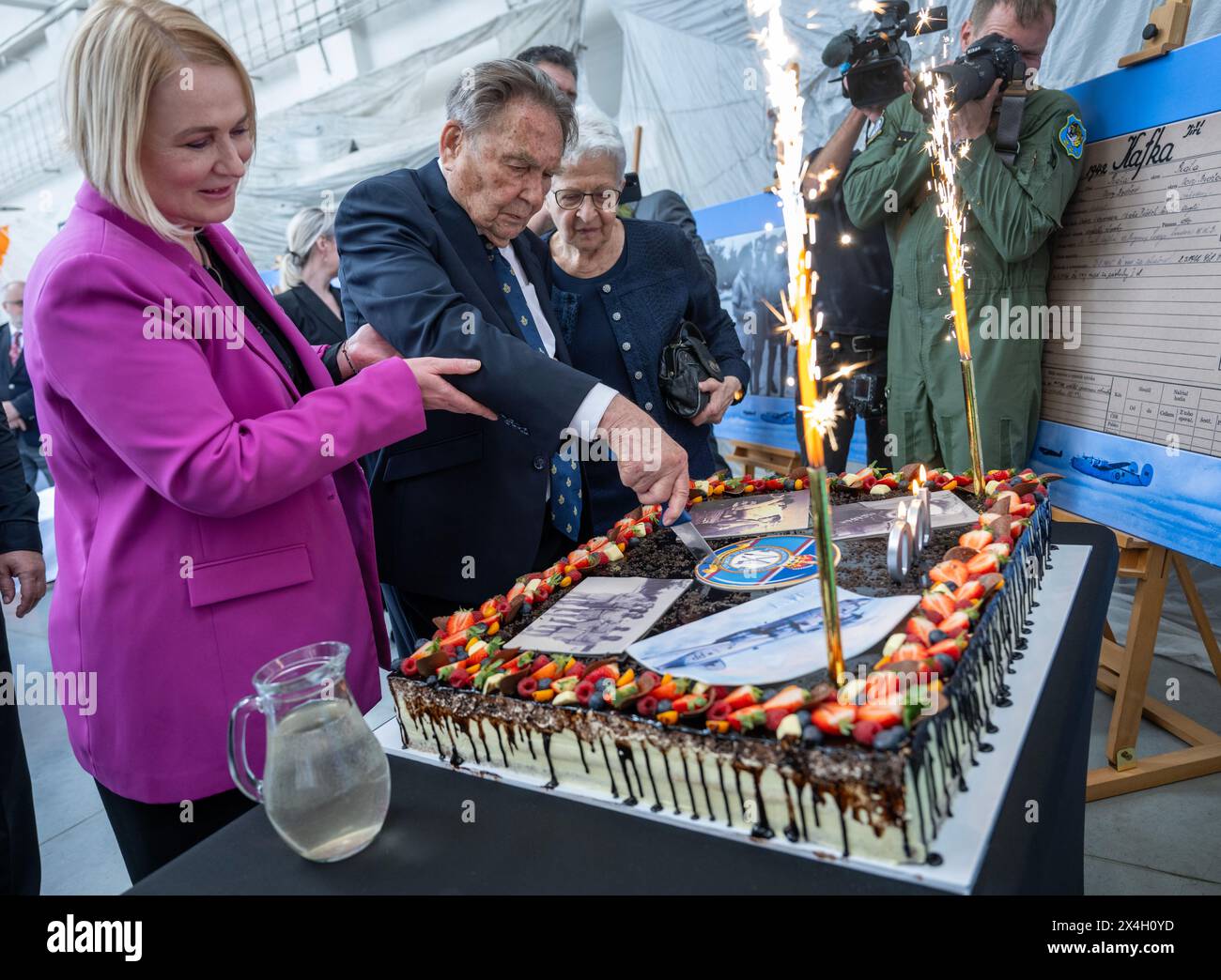 Czechoslovakia wwii raf pilot hi-res stock photography and images - Alamy