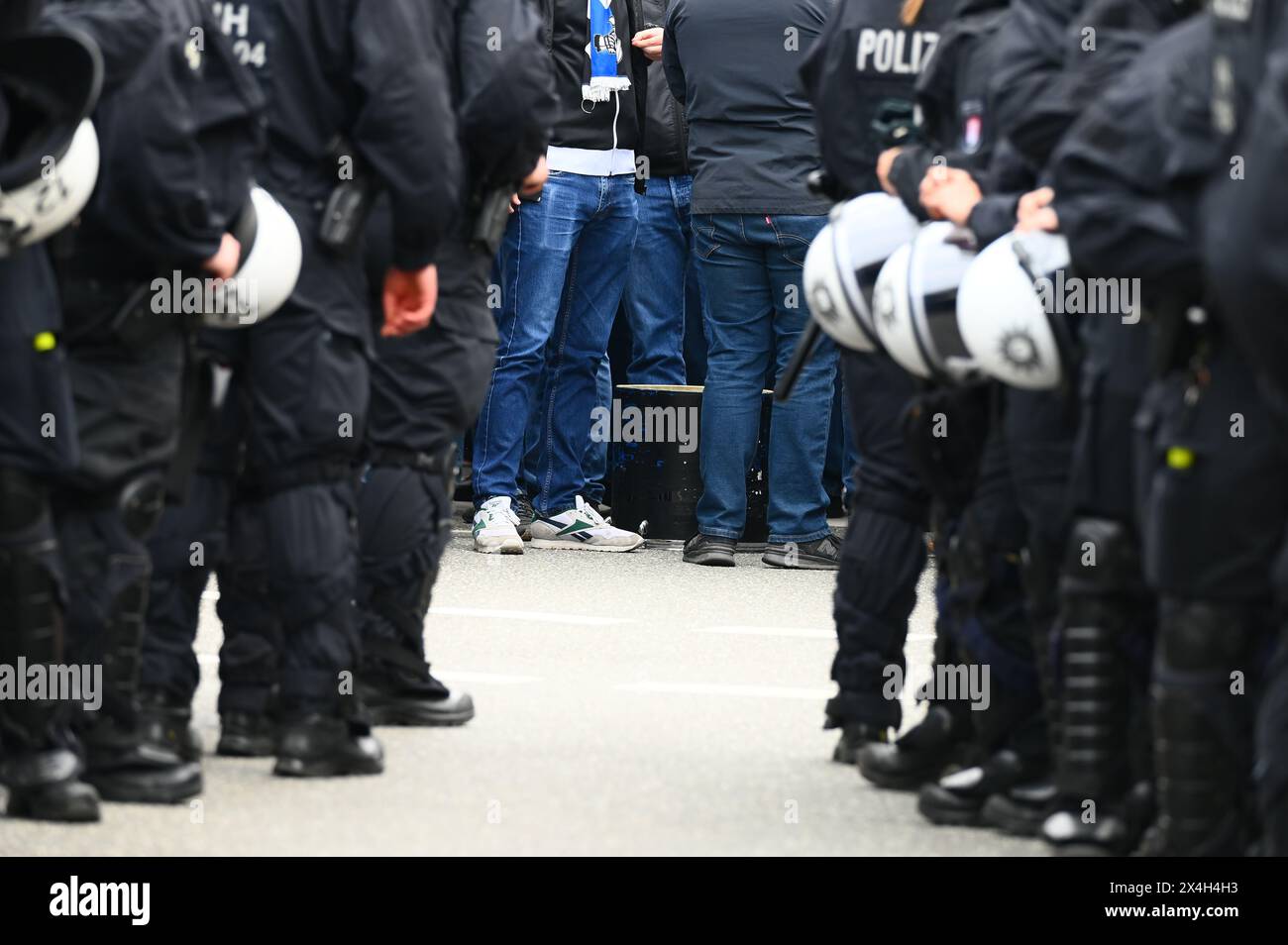 Hamburg, Germany. 03rd May, 2024. Soccer: Bundesliga 2, Hamburger SV ...