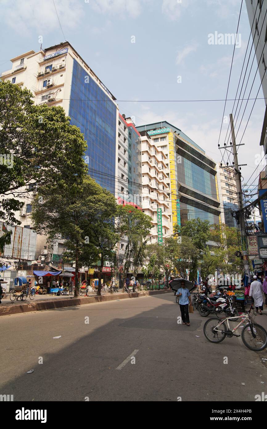 Cityscape with modern buildings. West Panthapath. Dhaka, Bangladesh ...