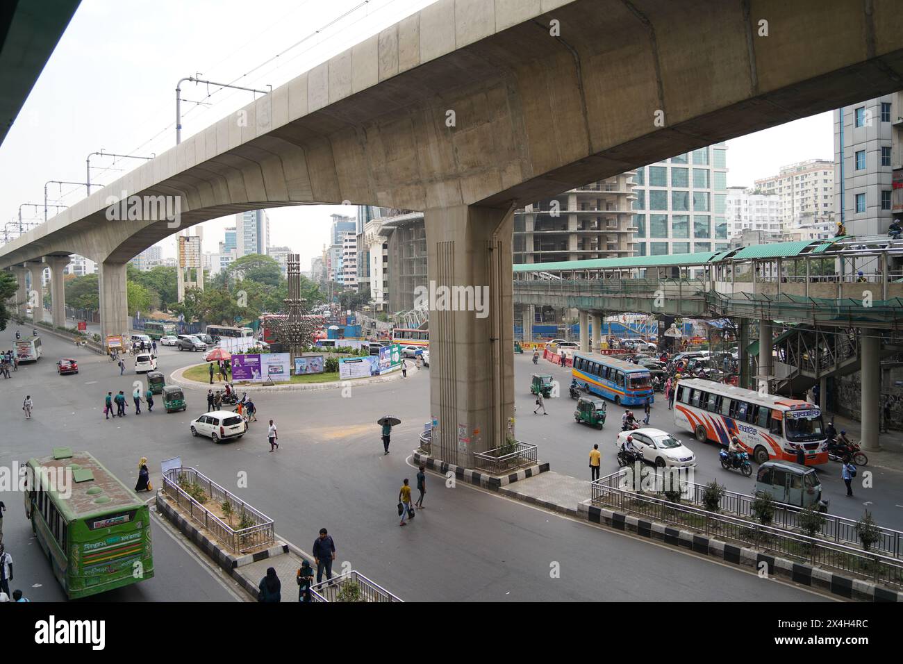 SAARC Fountain area view from Karwan Bazar Metro Station. Kazi Nazrul ...