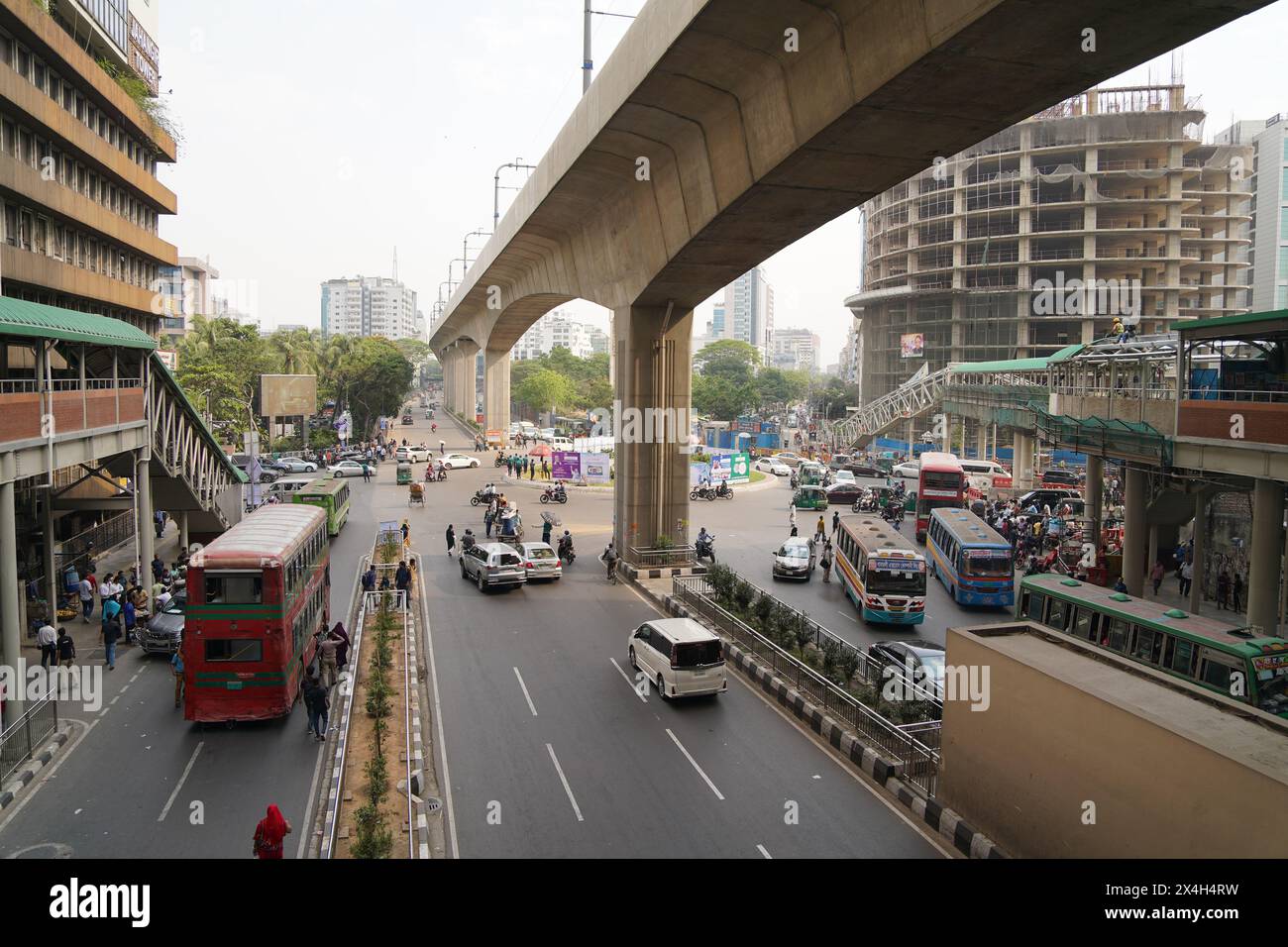 SAARC Fountain area view from Karwan Bazar Metro Station. Kazi Nazrul ...
