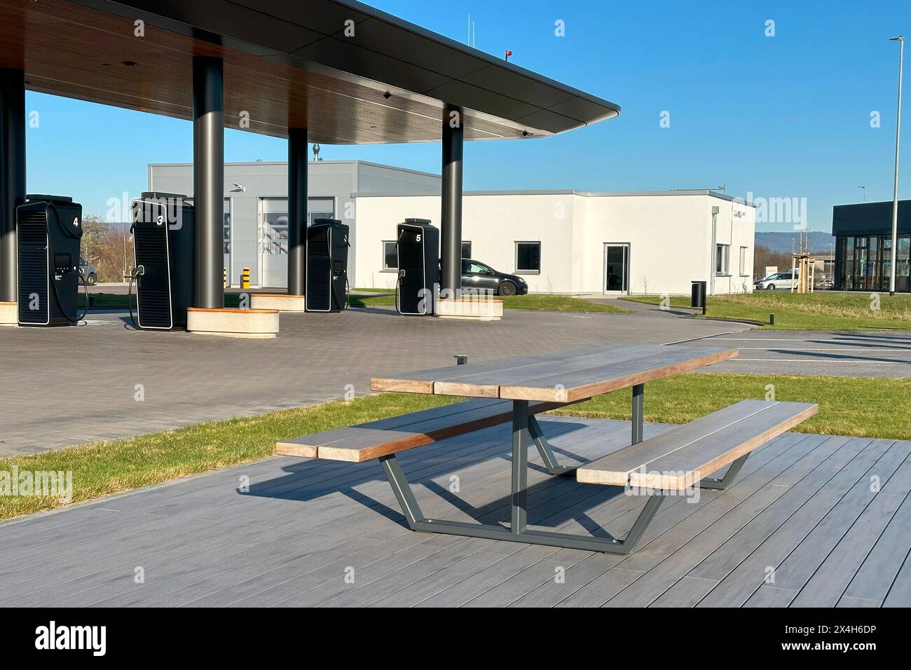 Free charging station, Porsche Charging Lounge Bingen am rhein, Power ...