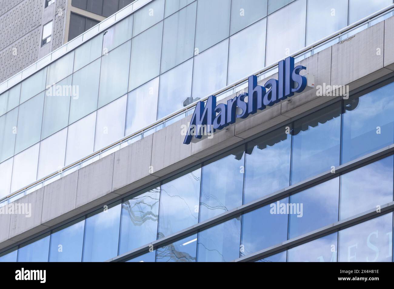 Logo sign outside marshalls hi-res stock photography and images - Alamy